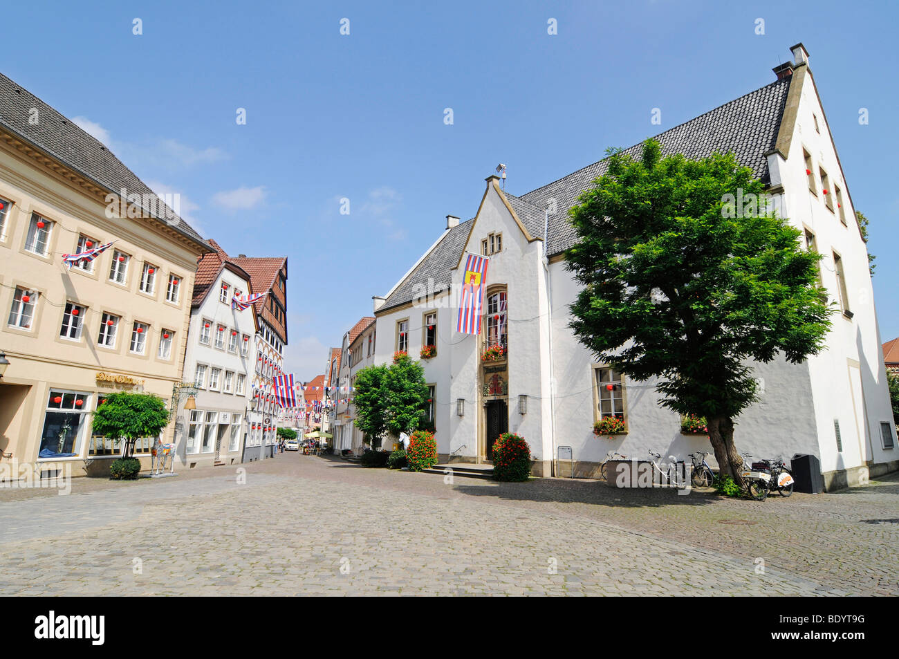 Town hall, market square, historic centre, Warendorf, Muensterland ...