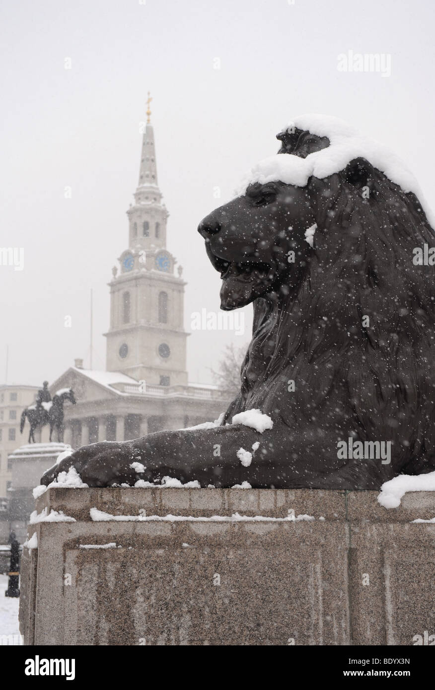 Plinth london snow hi-res stock photography and images - Alamy