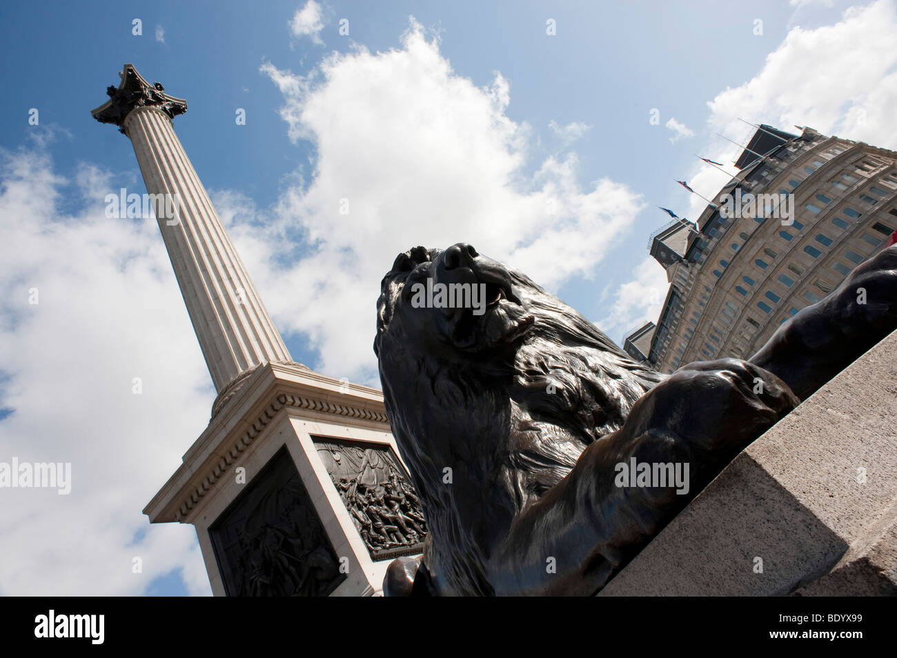 London uk trafalgar square central london statue column hi-res stock ...