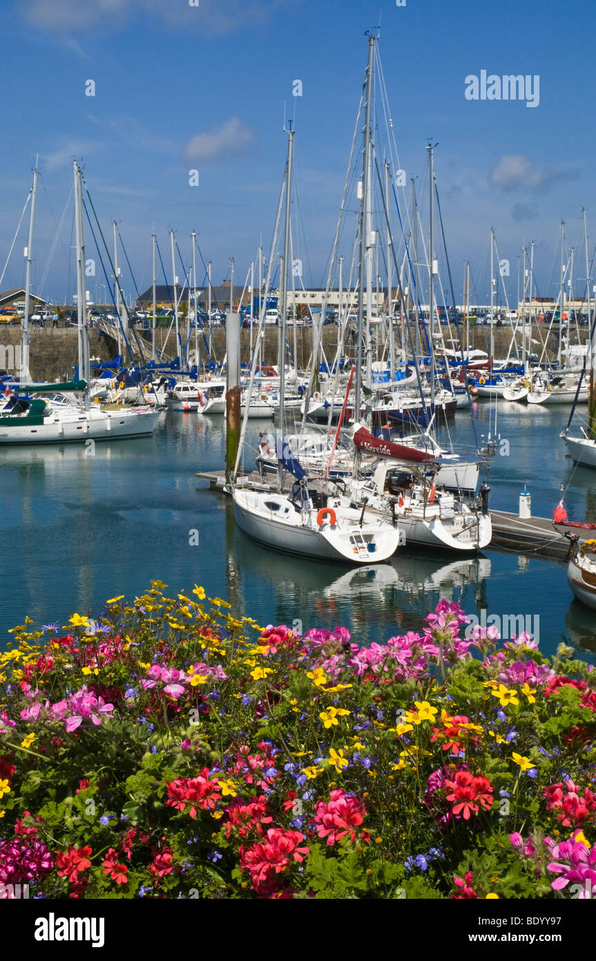 dh Harbour ST PETER PORT GUERNSEY St Peter Port harbour yachts and ...