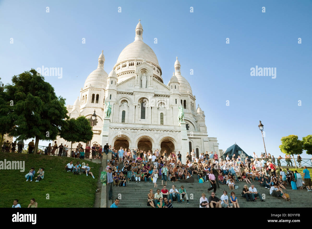 Monmartre church hi-res stock photography and images - Alamy