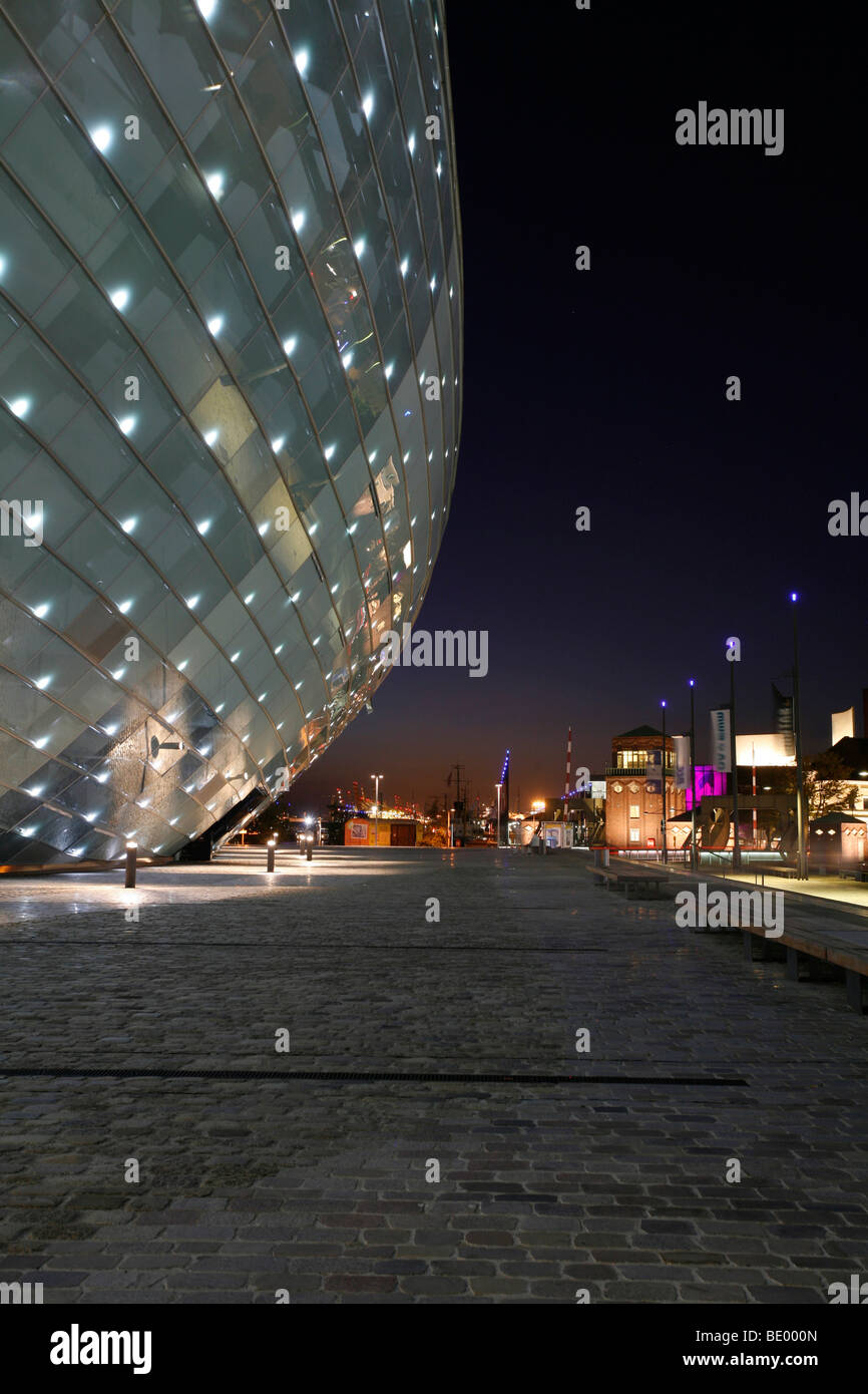 Science City building, Klimahaus Bremerhaven 8 ° East, science museum ...