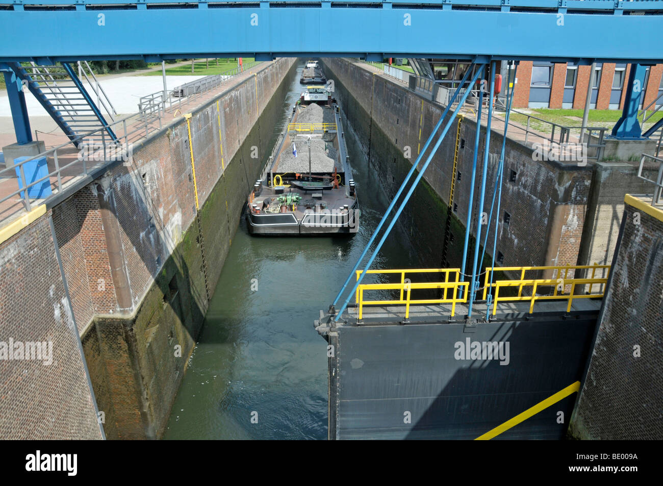 The rhine river and locks hi-res stock photography and images - Alamy