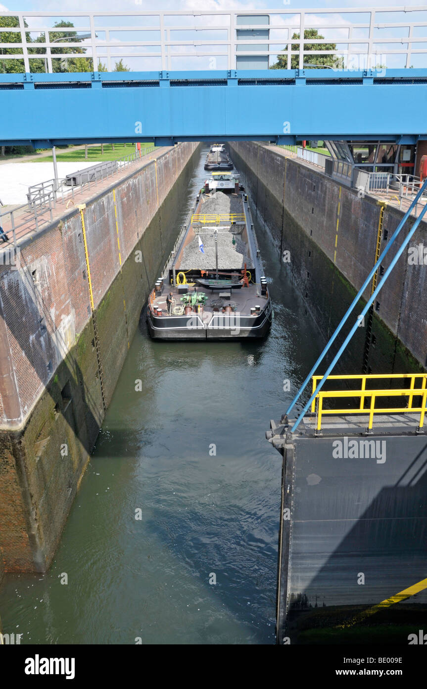 The rhine river and locks hi-res stock photography and images - Alamy