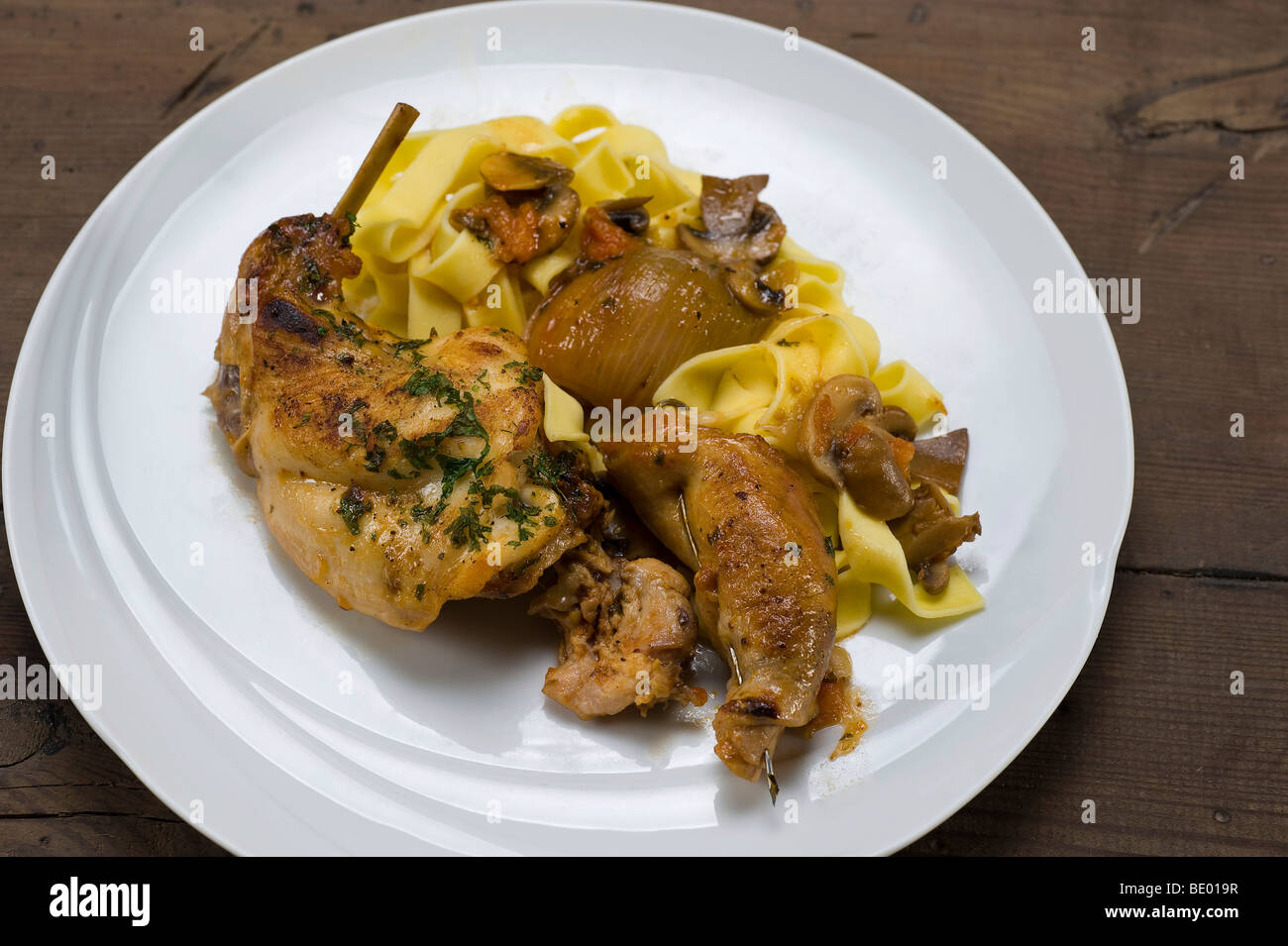 Gebratene noodle hi-res stock photography and images - Alamy