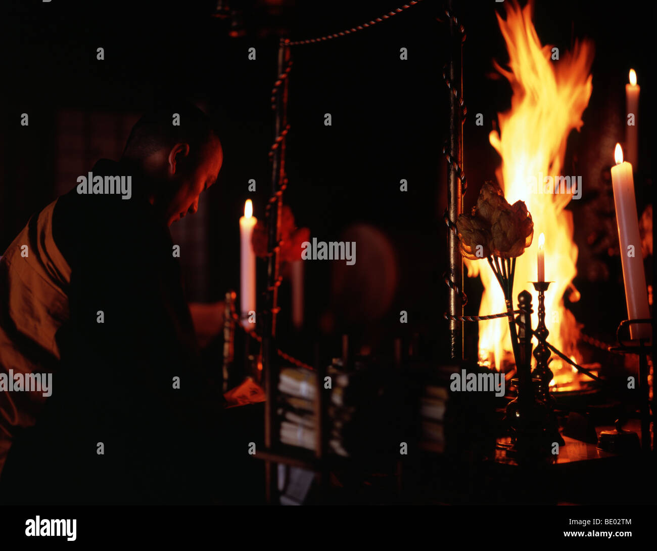 Buddhist Monk performs fire ceremony , Ekoin Temple, Mount Koya Stock ...