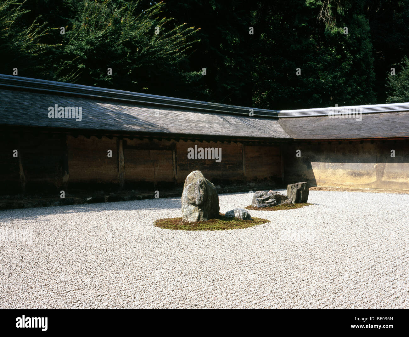Ryoanji rock garden kyoto hi-res stock photography and images - Alamy