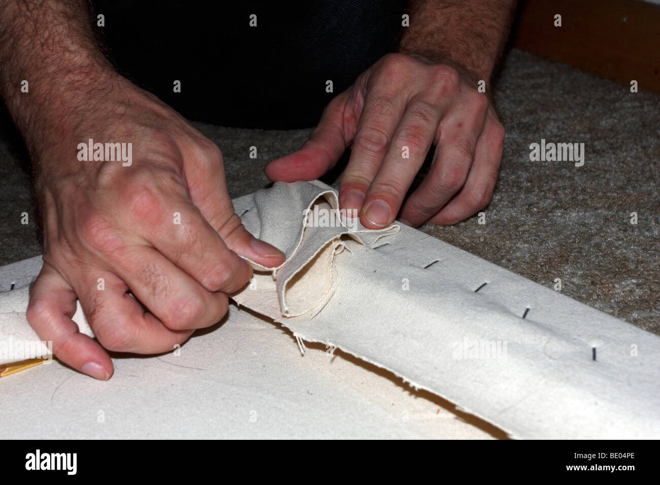 Canvas stretching hi-res stock photography and images - Alamy