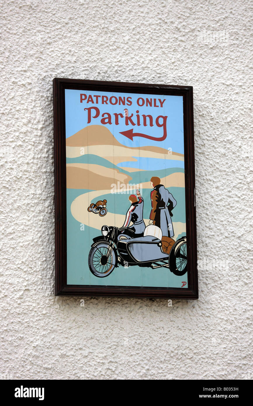 Scottish pub sign hi-res stock photography and images - Alamy