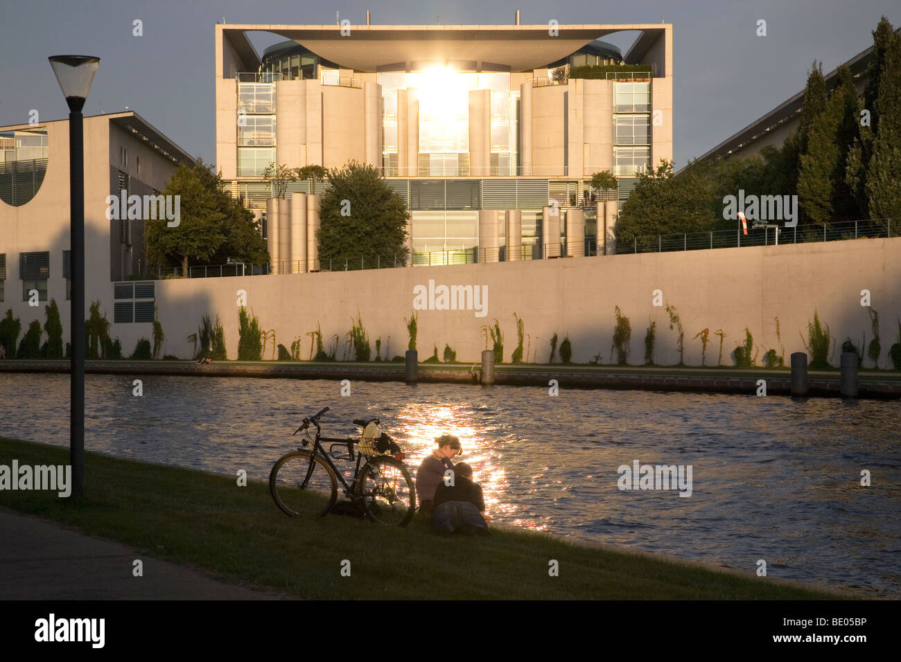 German chancellors office berlin germany hi-res stock photography and ...