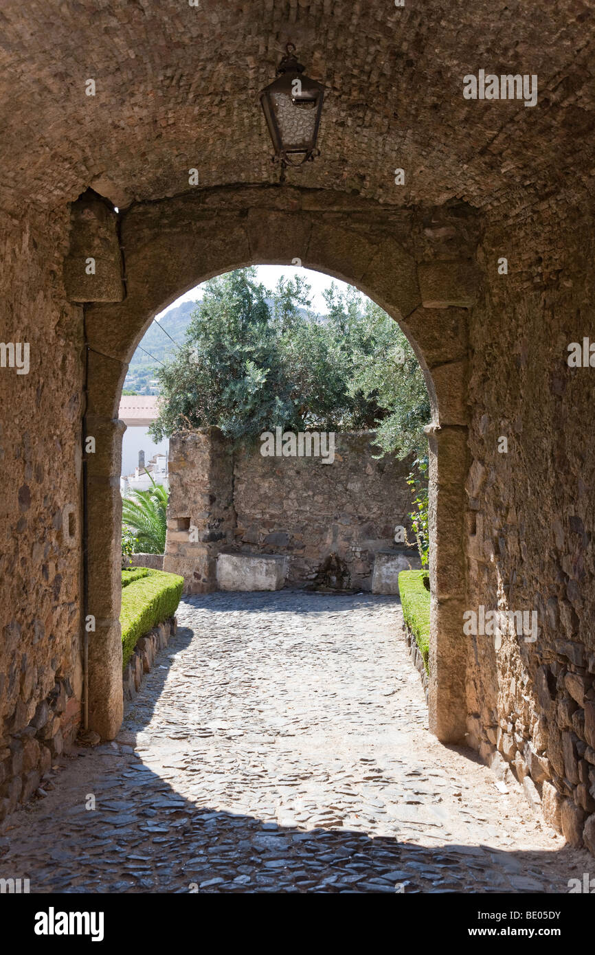Entrance of the medieval Castelo de Vide Castle. Castelo de Vide ...