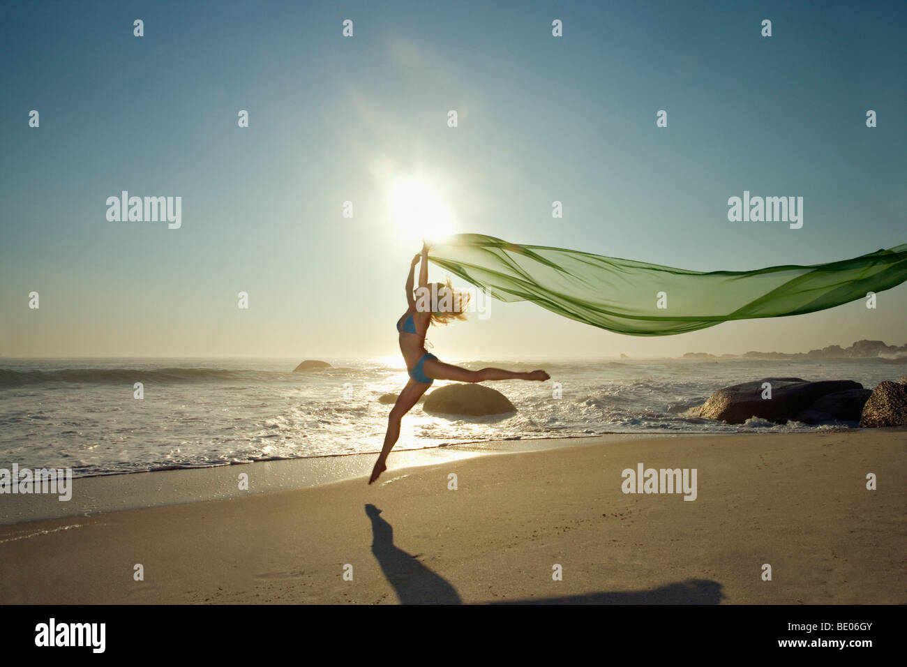 Jumping dancer hi-res stock photography and images - Alamy