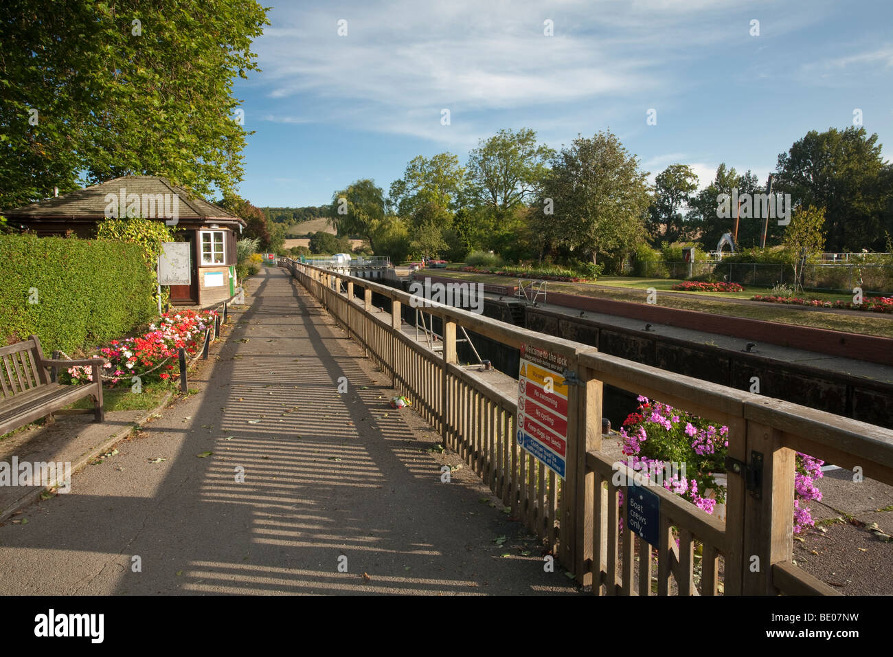 Mapledurham Lock on the River Thames, Berkshire, Uk Stock Photo - Alamy