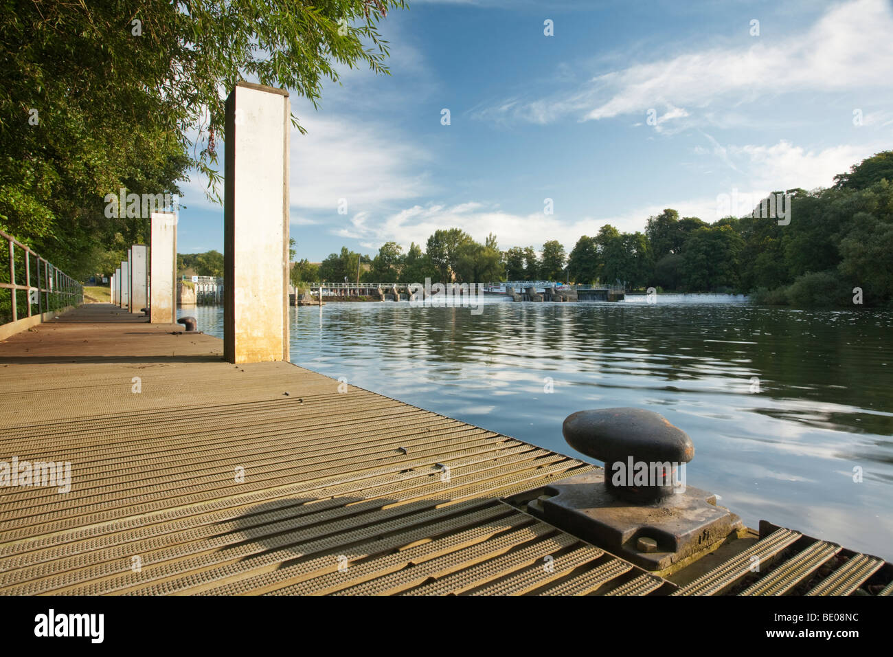 Mapledurham lock and weir on the River Thames, Berkshire, Uk Stock ...