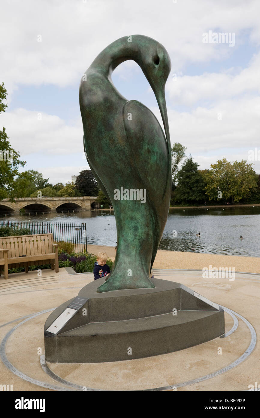 Egyptian goddess isis statue hi-res stock photography and images - Alamy