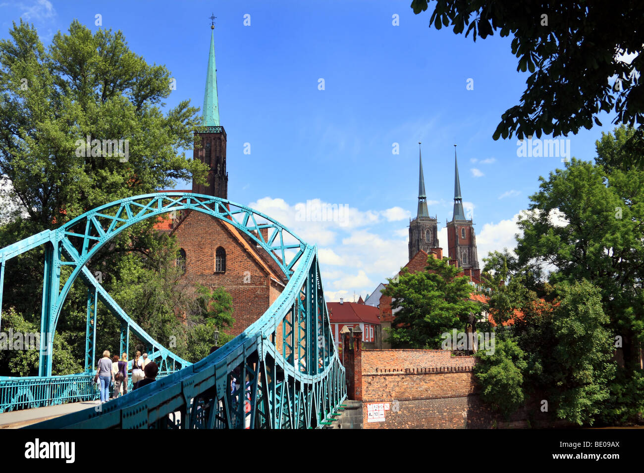 Tumski Bridge and Cathedral of St John Baptist on Ostrow Tumski island ...