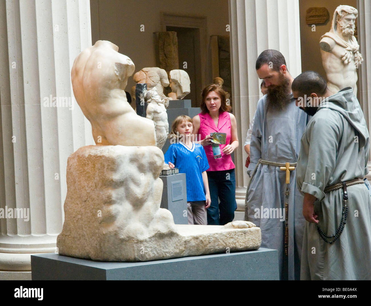 Monk statue 1000 hi-res stock photography and images - Alamy
