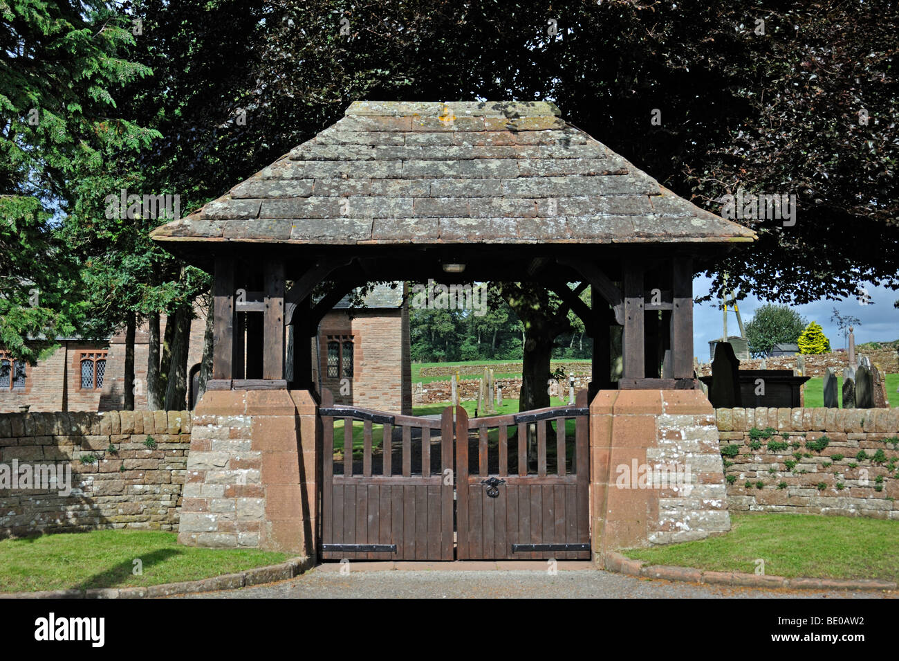 Lych gate hi-res stock photography and images - Alamy
