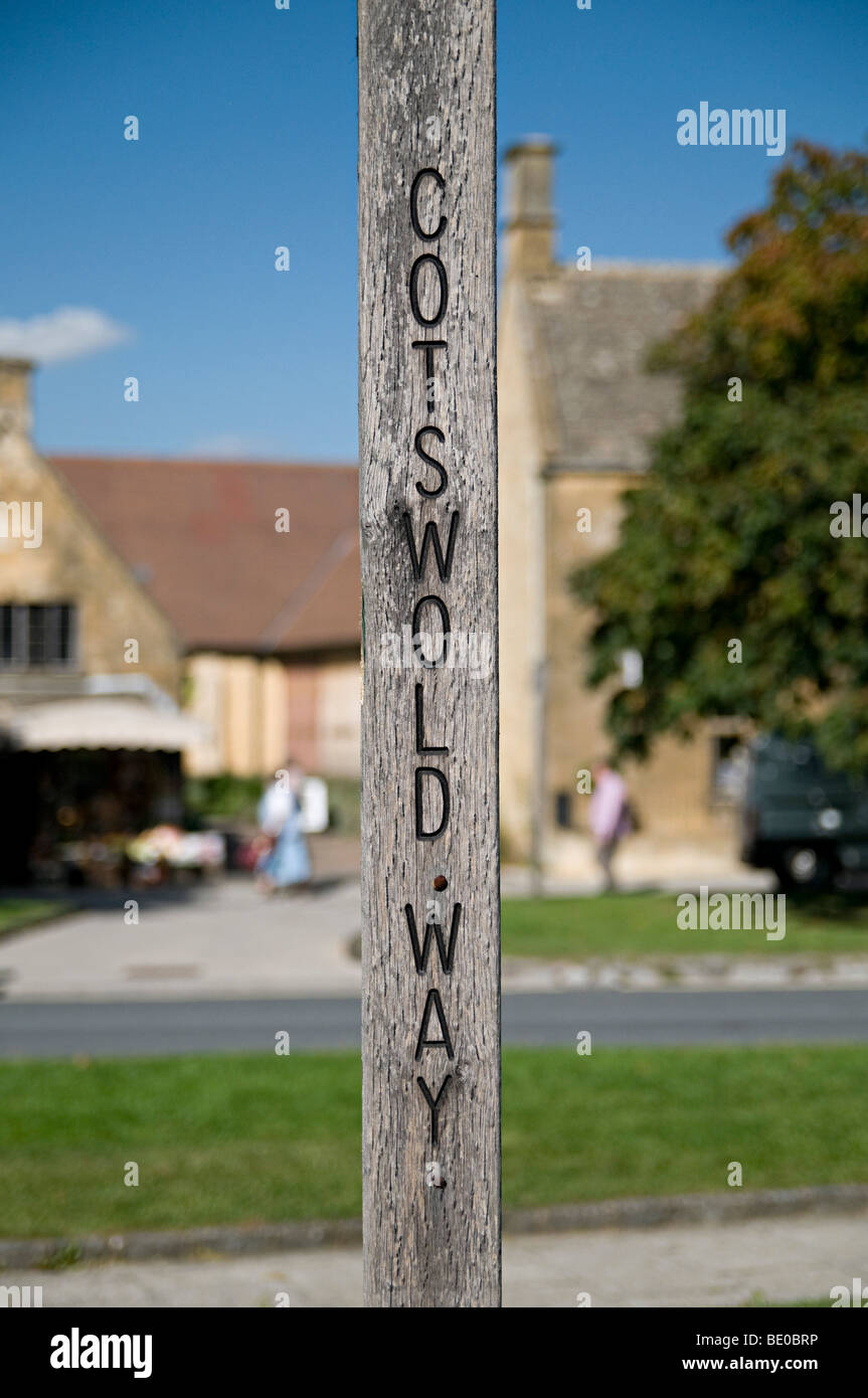 Cotswold way sign broadway worcestershire hi-res stock photography and ...