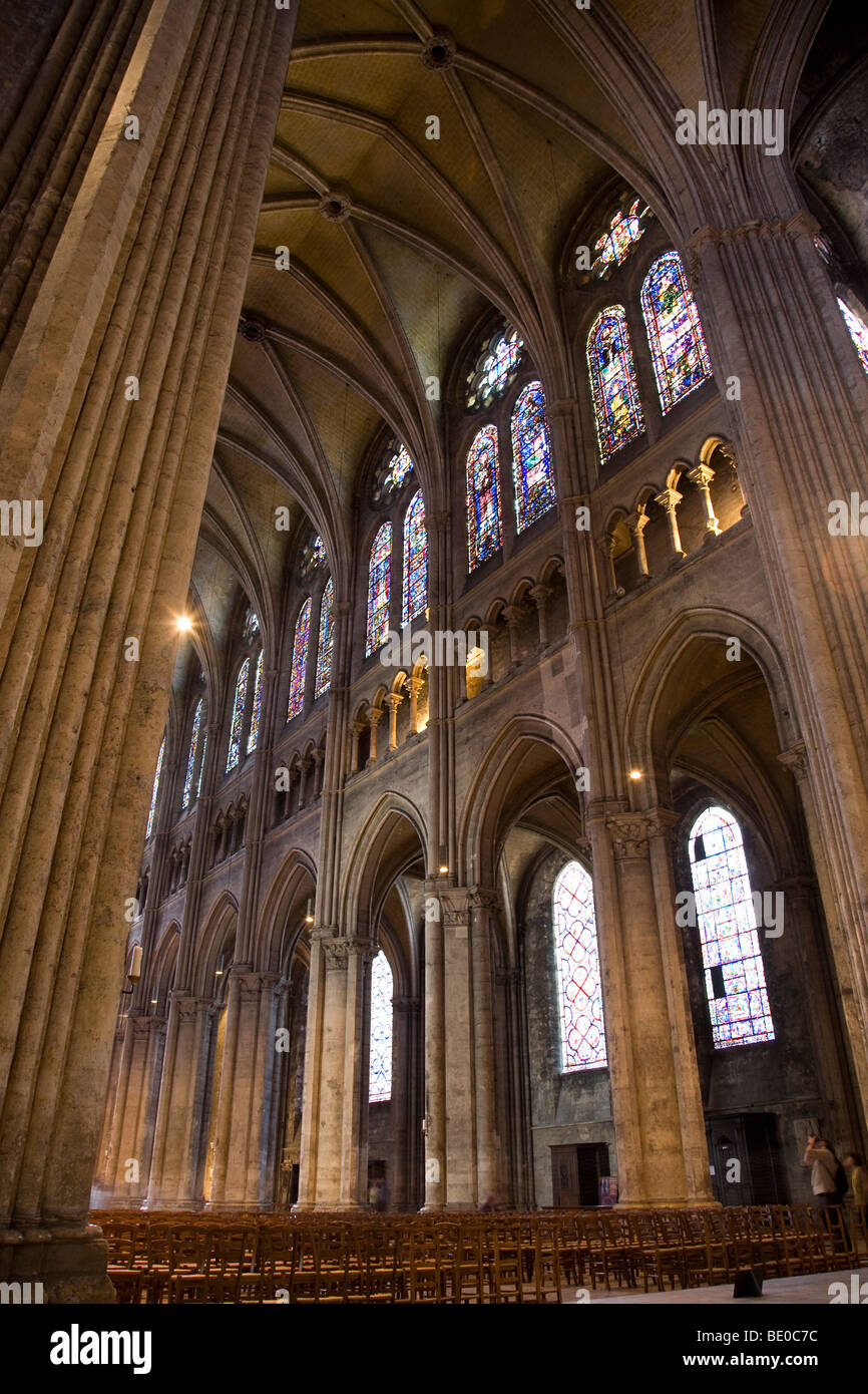 Chartres cathedral nave hi-res stock photography and images - Alamy