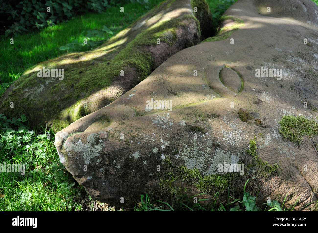 "Cypher Piece", (detail). Outdoor stone sculpture by Frances Pelly ...