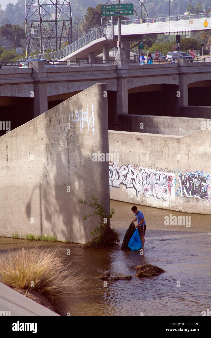 Friends of the los angeles river hi-res stock photography and images ...