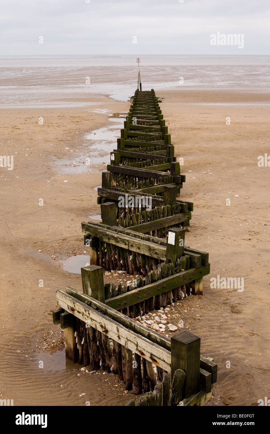 Zig zag groyne hi-res stock photography and images - Alamy