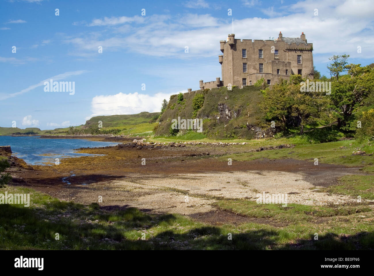Landscape of dunvegan castle with the loch to the left hi-res stock ...