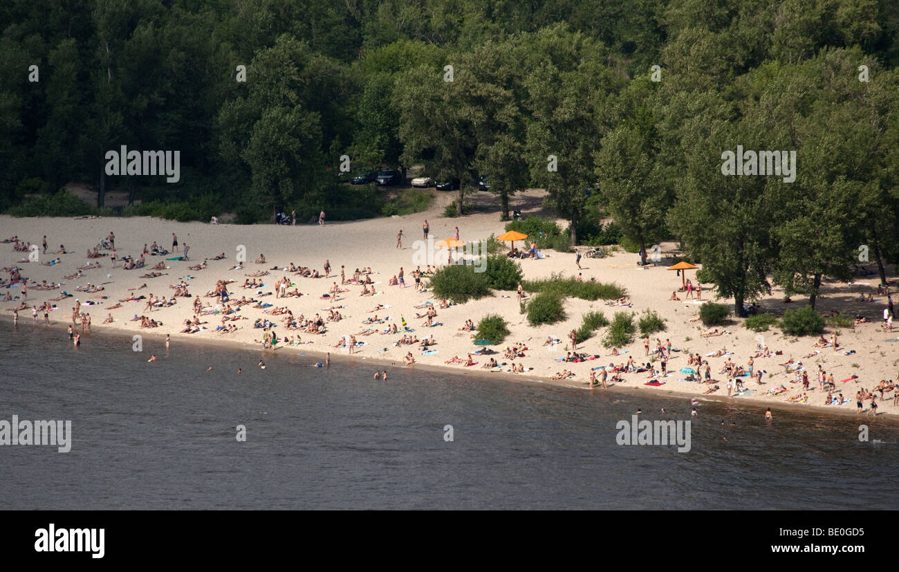 The beach on the Dnieper River in Kiev. The inhabitants of Kiev flock ...