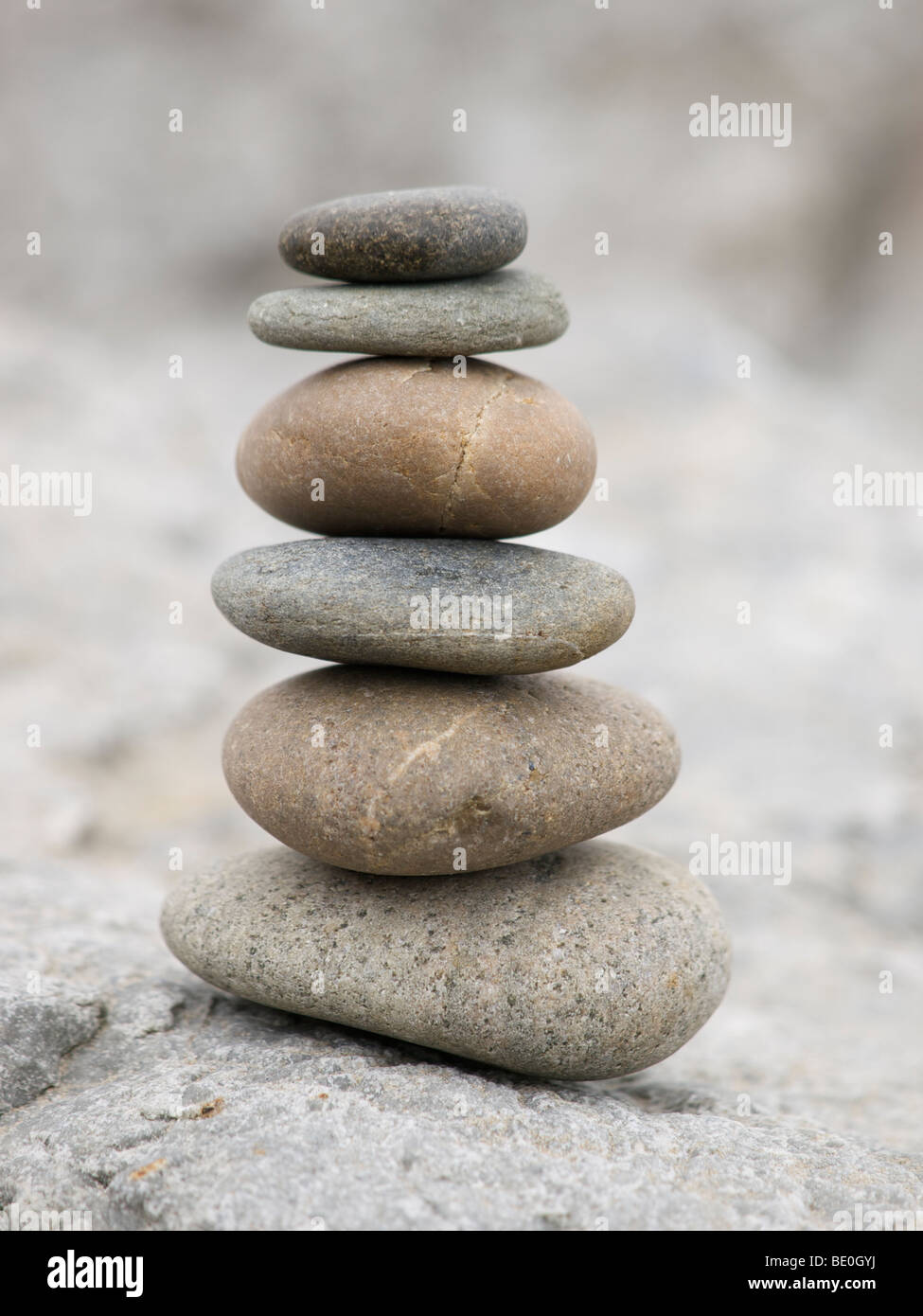 Round stones rocks hi-res stock photography and images - Alamy