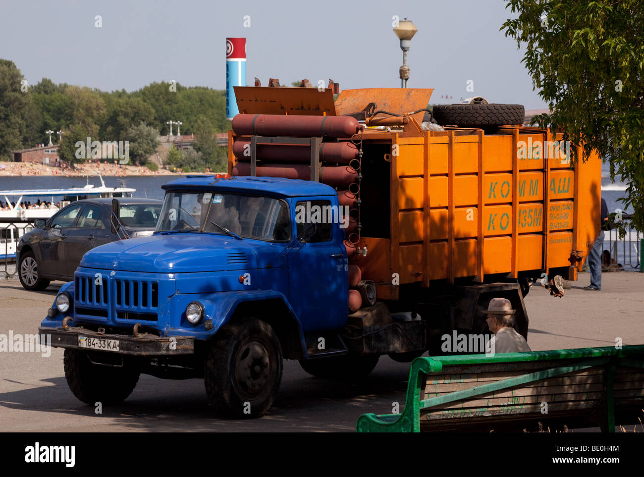 Zil truck hi-res stock photography and images - Alamy
