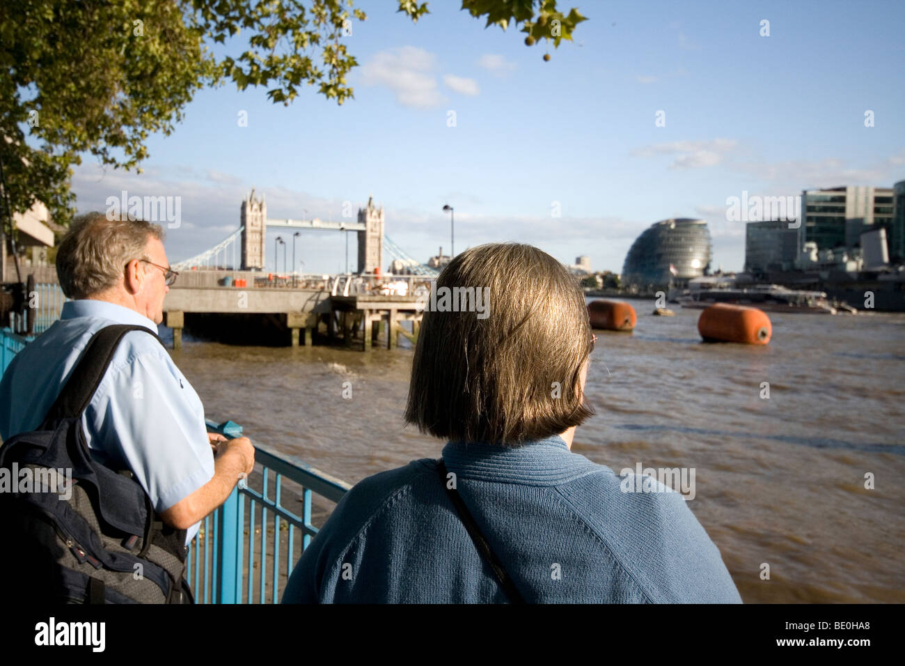 Tower bridge and city hall hi-res stock photography and images - Alamy