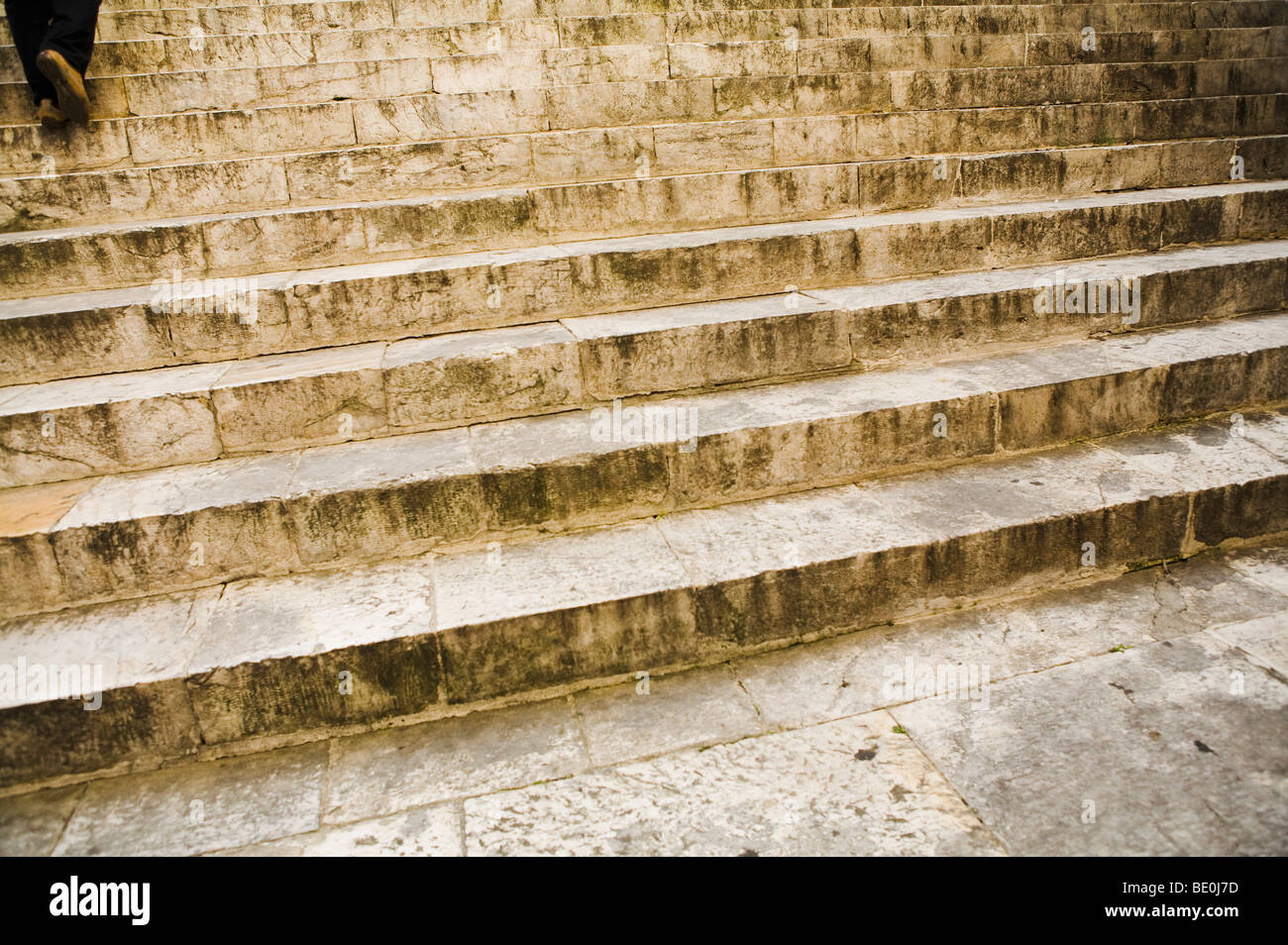 Feet steps door hi-res stock photography and images - Alamy