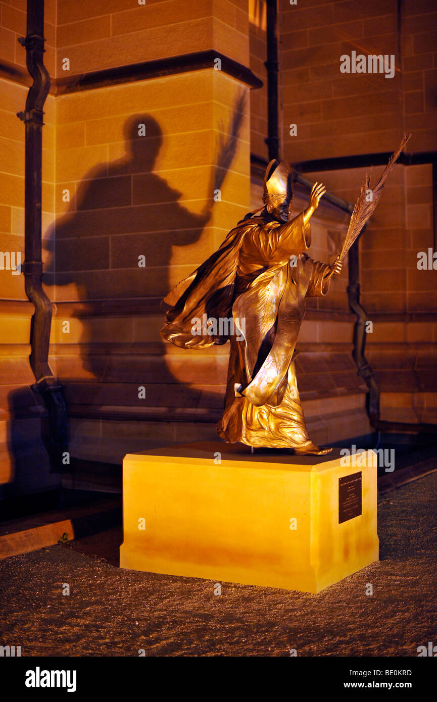 Bronze statue of the Pope John Paul, St. Mary's Cathedral, Sydney, New ...