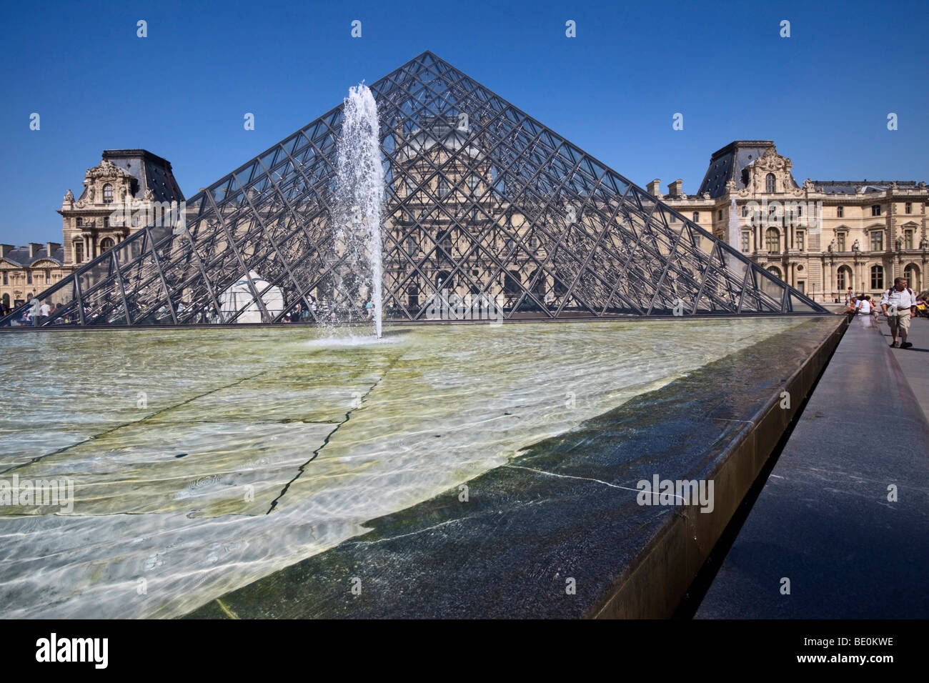 Architektur louvre hi-res stock photography and images - Alamy