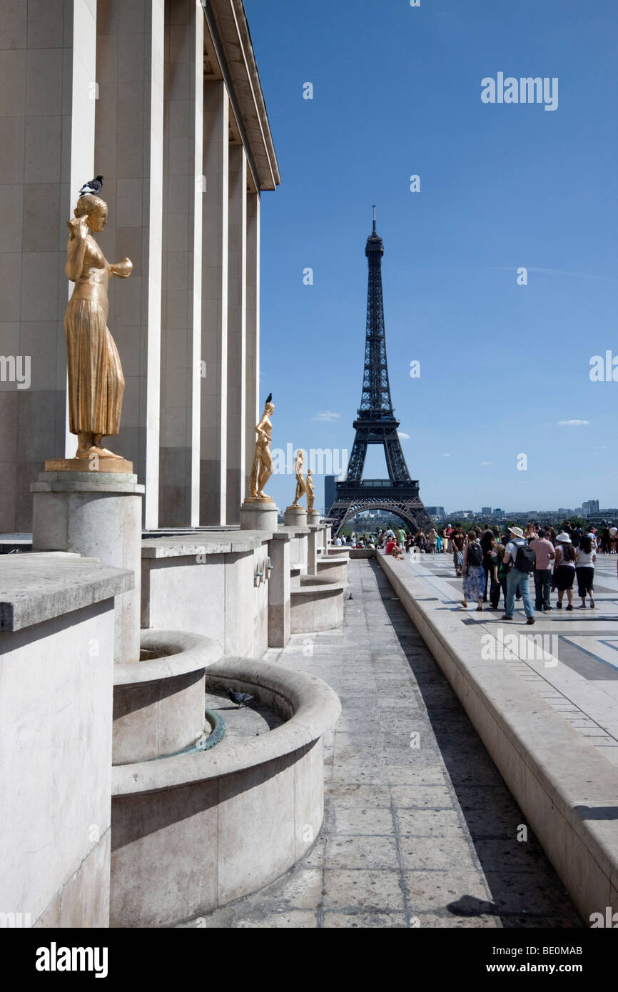 Trocadero eiffel hi-res stock photography and images - Alamy