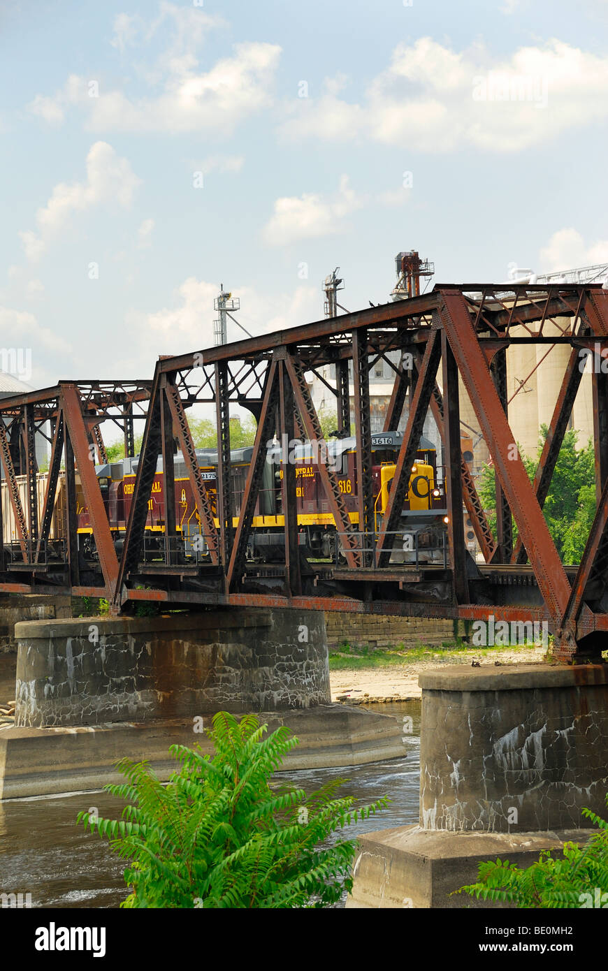 Trestle bridge train tracks hi-res stock photography and images - Alamy
