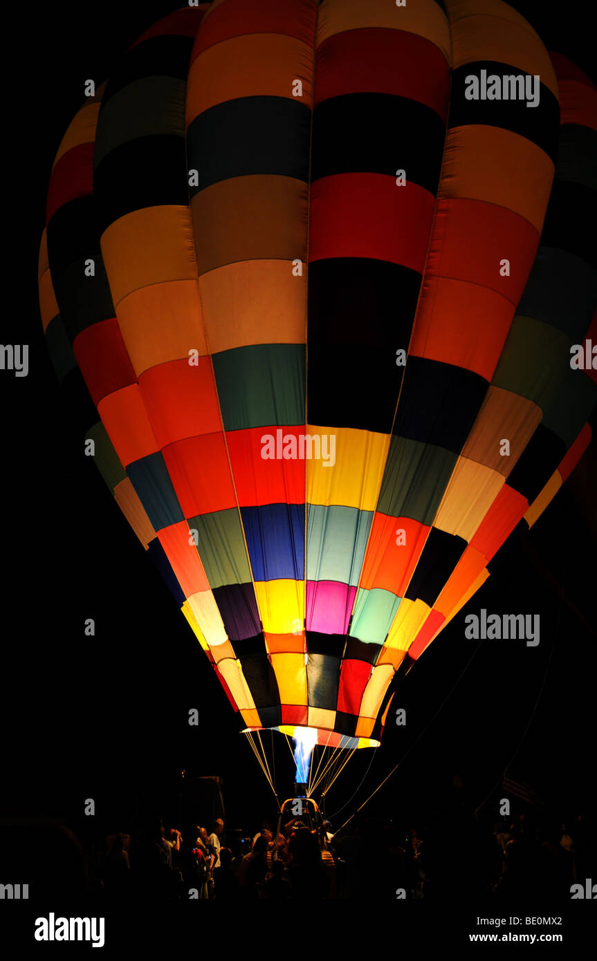Night balloon flight hi-res stock photography and images - Alamy