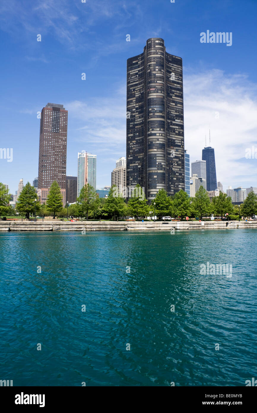 Lake Point Tower seen from the lake Stock Photo - Alamy