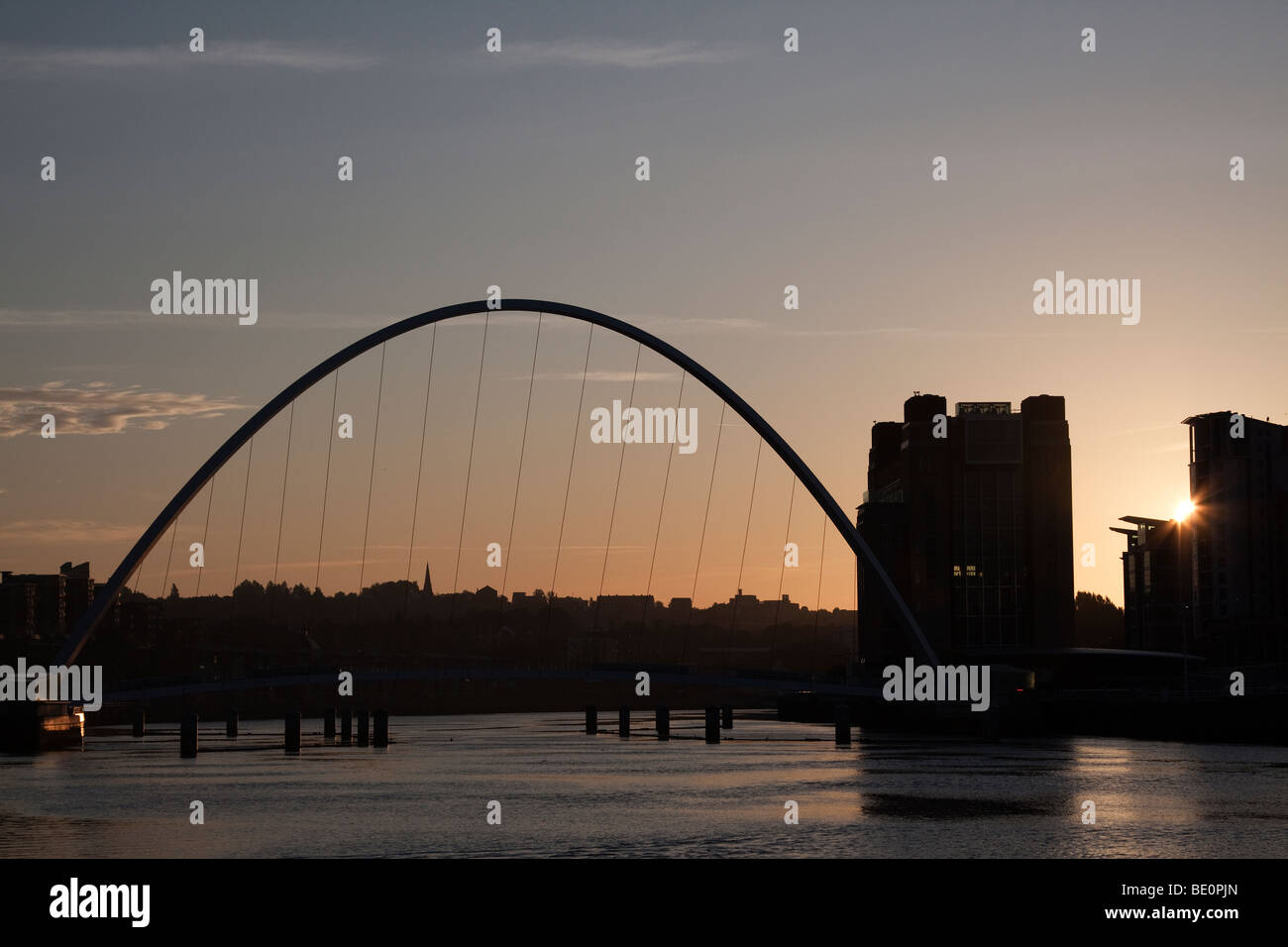 Silhouette of tyne bridge hi-res stock photography and images - Alamy