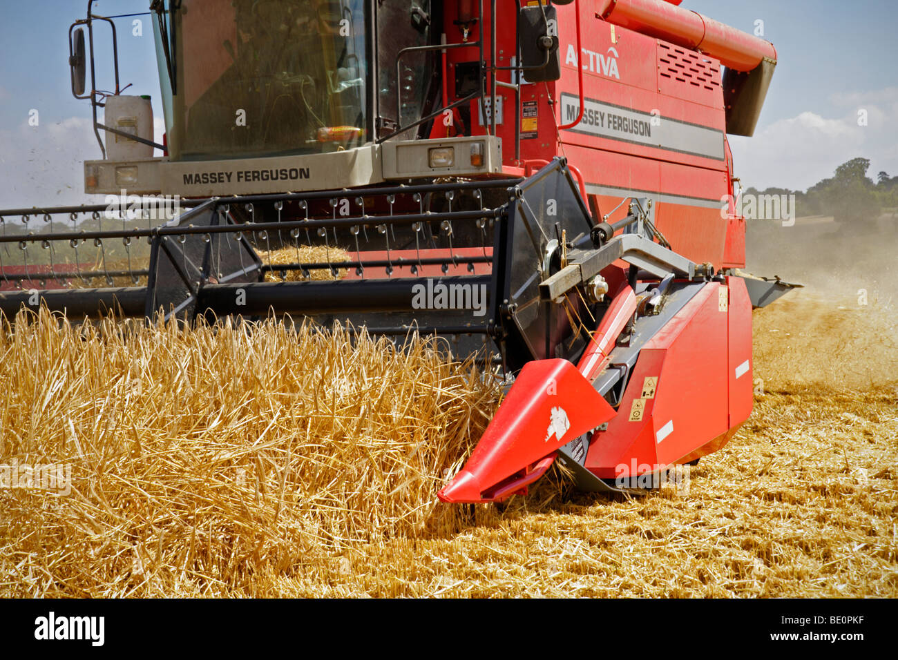 Pickup reel combine harvester hi-res stock photography and images - Alamy