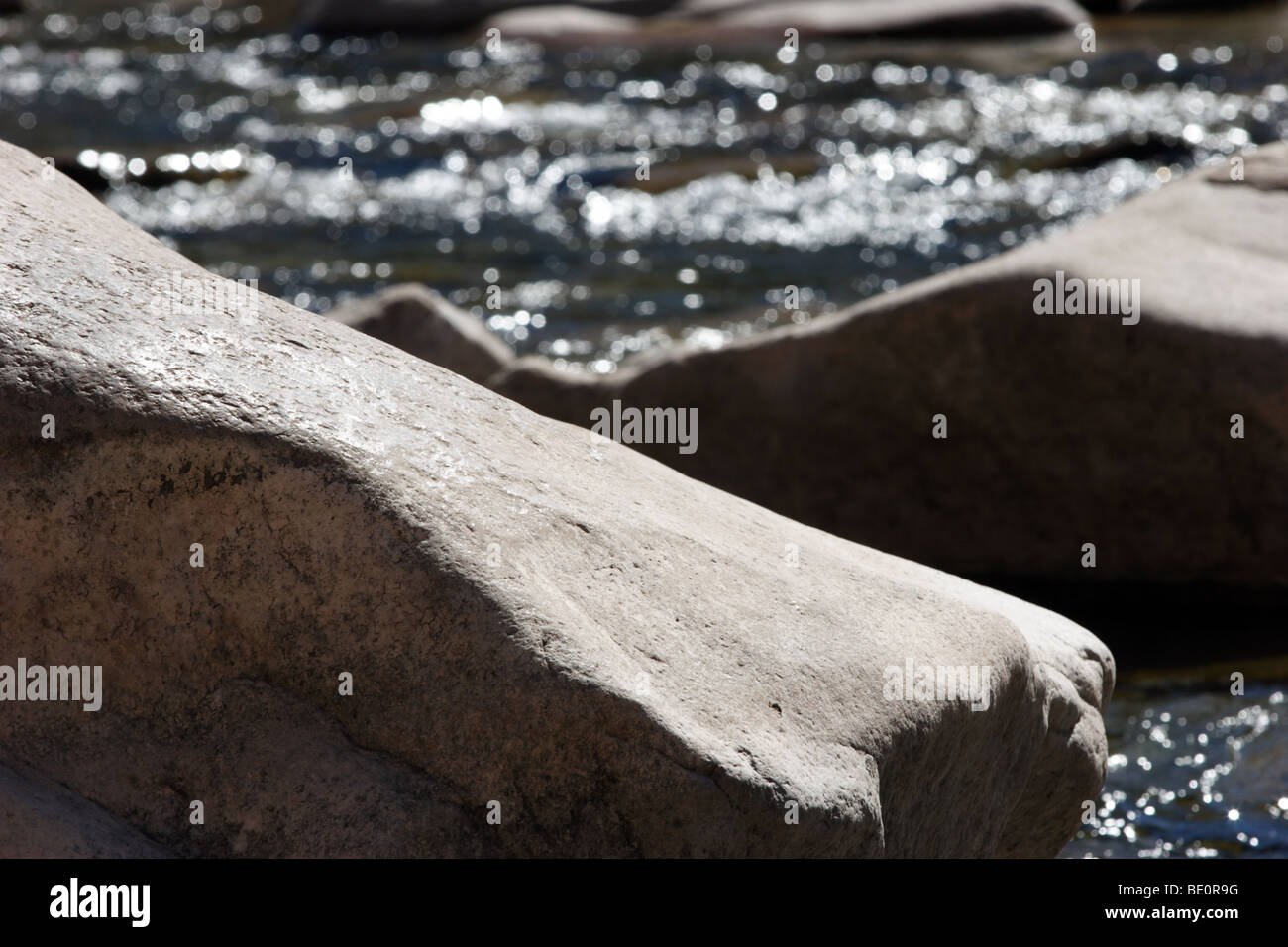 River rock details hi-res stock photography and images - Alamy