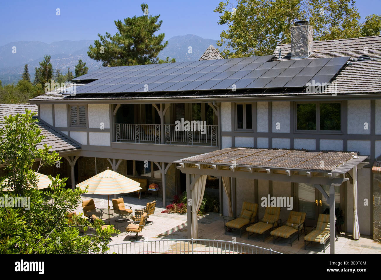 Solar panels on roofs usa hi-res stock photography and images - Alamy