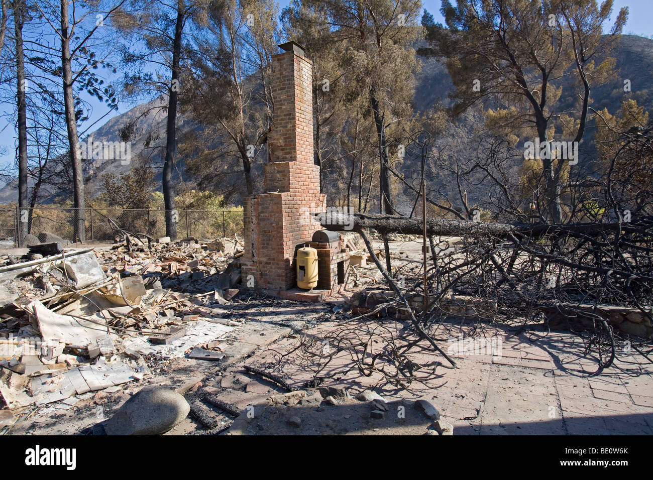 Residential fire usa hi-res stock photography and images - Alamy