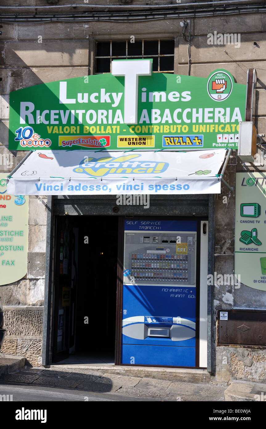 Tabaccheria hi-res stock photography and images - Alamy