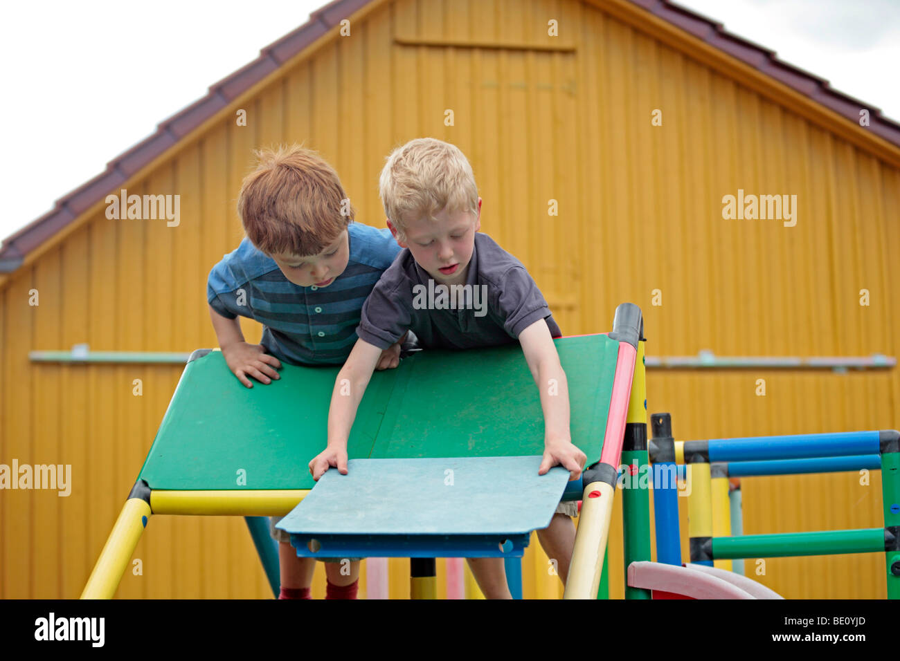 young children playing with a Quadro construction kit Stock Photo - Alamy