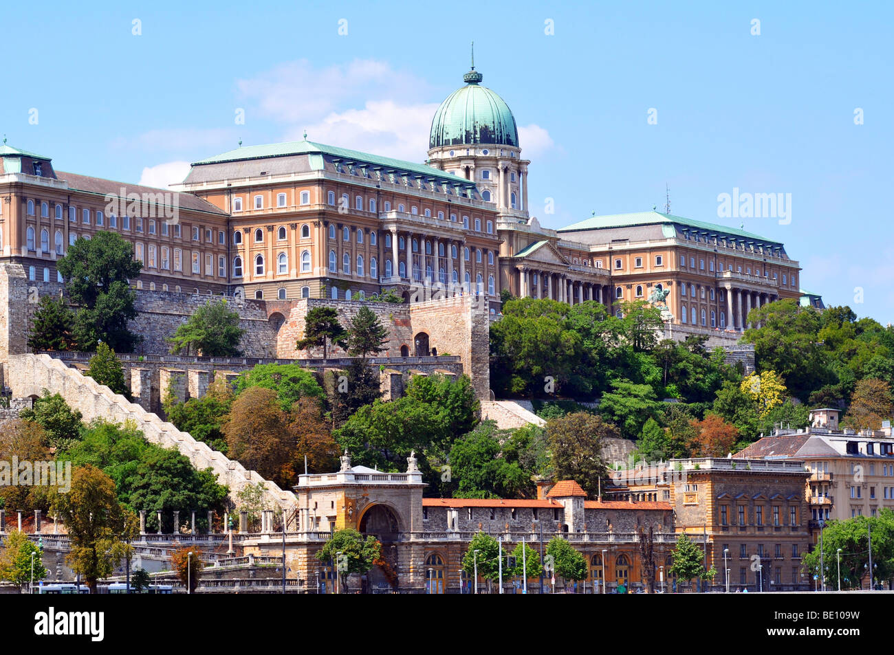 Budapest and buda castle hi-res stock photography and images - Alamy
