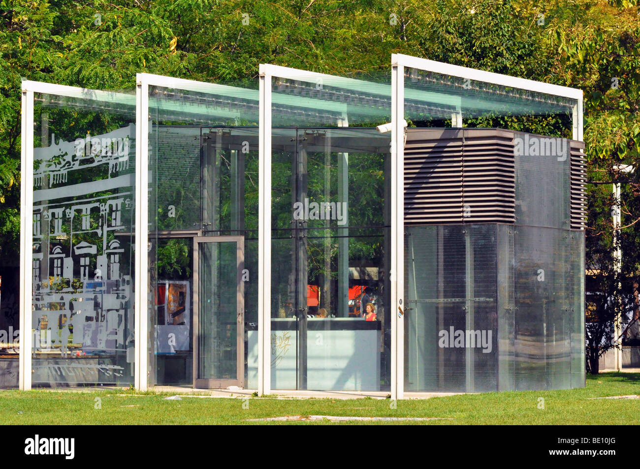 Public art display hi-res stock photography and images - Alamy