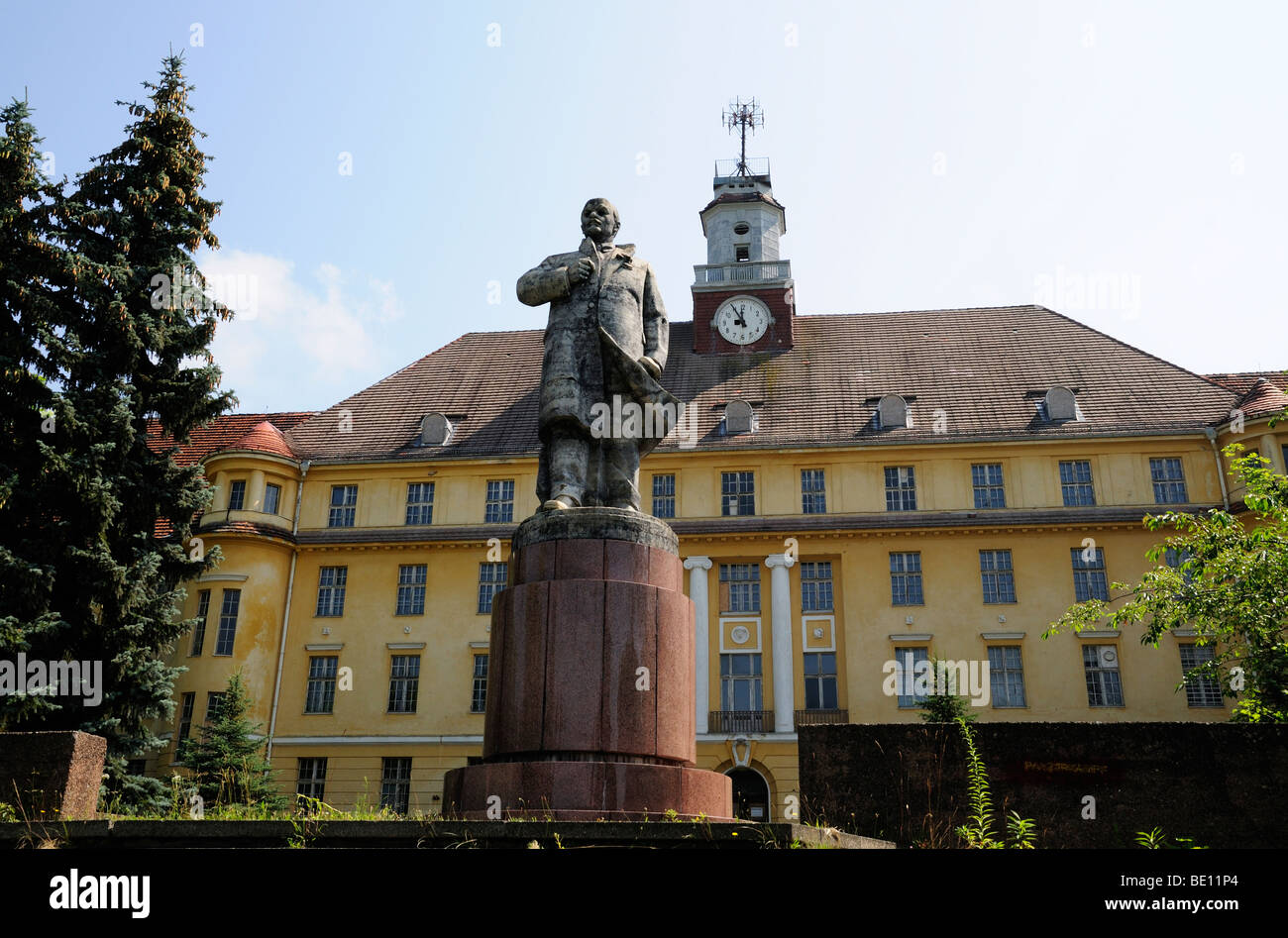 Statue of Lenin outside former Soviet army headquarters of East Germany ...