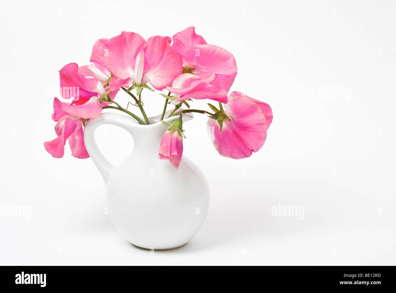 Flowers in vase arranged Cut Out Stock Images & Pictures - Alamy